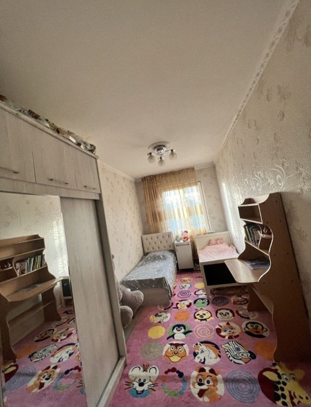 Продаётся квартира 3в4/4/4 на районе ТТЗ-2,  ТТЗ базар,  Диадора