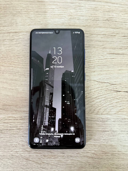 Продам Самсунг А41 4/64 гб