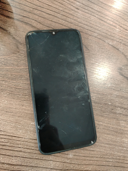 Samsung A20 telefon sotiladi