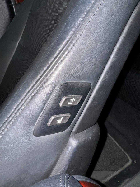 Lexus LS 460L белый