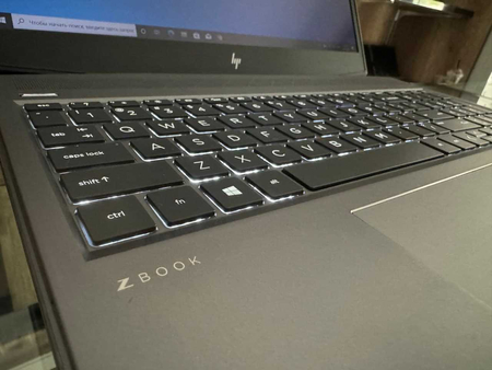 HP ZBook 15v Сенсорный Core i7-8750H озу12гб 256ssd Nvidio Quadro P600
