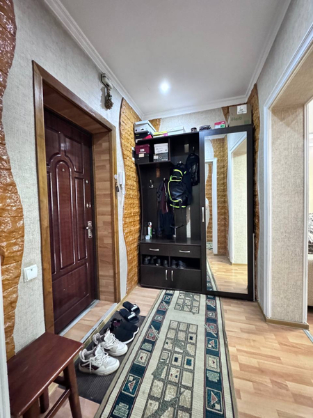 Срочно продам квартиру 2/5/9 Юнусабад 4 Шохсарой