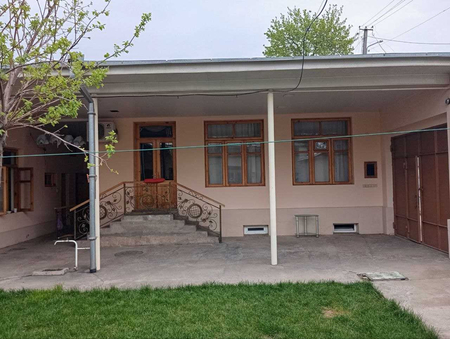 Beshqayrag'ochda uy sotiladi 3 sotix