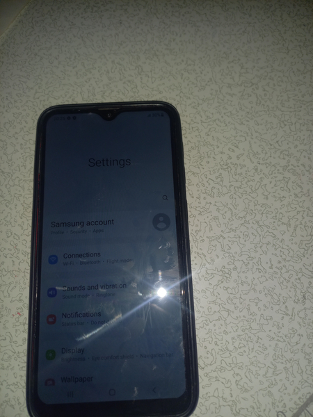 Samsung A10 Qizil