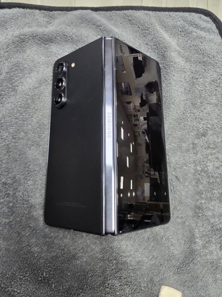 Продам б.у Samsung Galaxy Fold 5 512gb black