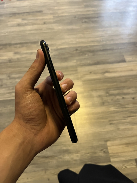 iphone Xr    64 gb. Narx boliwwiii