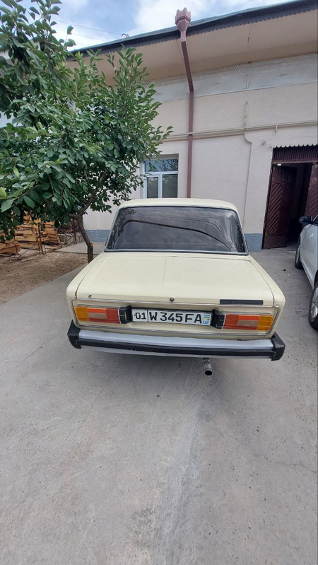 Vaz 2106 sotladi