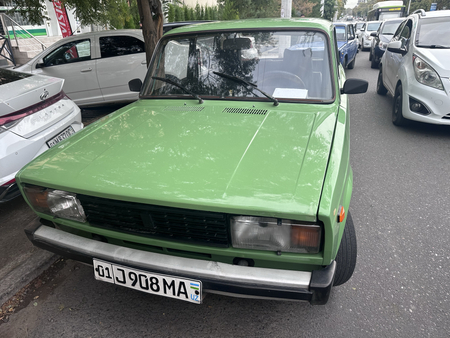 Ваз 2105 радной краска 140000 юрган халол