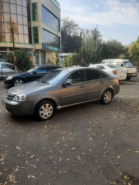 Avtomobil arzon narxda