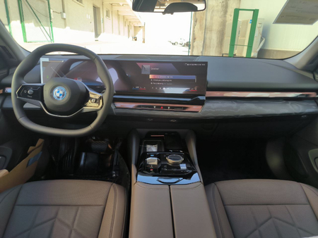 BMW i5 в наличии в китай