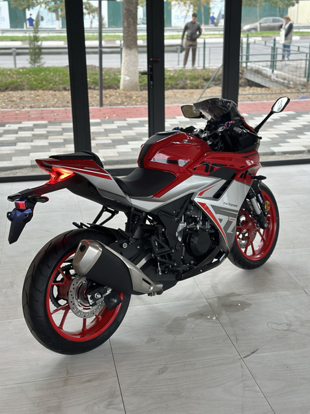 Nooma sportbike