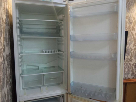 Продаётся  холодильник Indesit высота 185 см, б/у