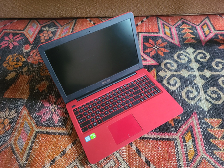 Ноутбук Asus i5(6gen) 2GB видеокартой 8/1000GB