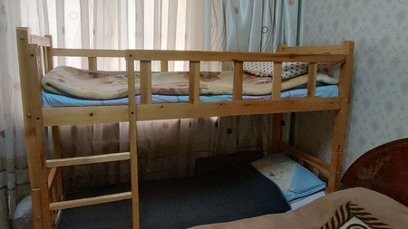 Двух ярустная кровать срочно.