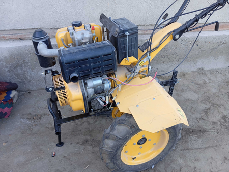 Sotiladi mini traktor kelishamiz