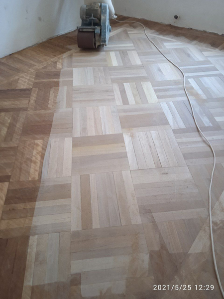 Shilipofka pol parket laminat zina
