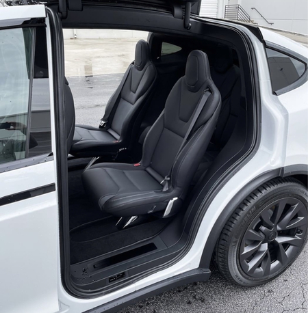 TESLA Model X Plaid