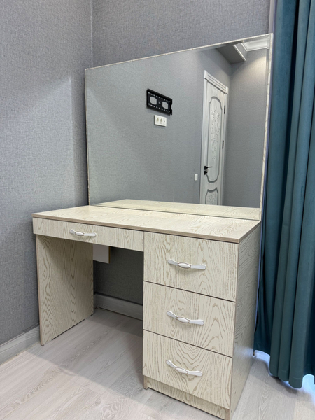Mebel spalniy komplekt ugolok stol kuxoniy  SOTILADI HOLATI IDEAL