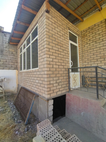 Yuqori Chirchiq tumanida 6 sotokli uy sotiladi