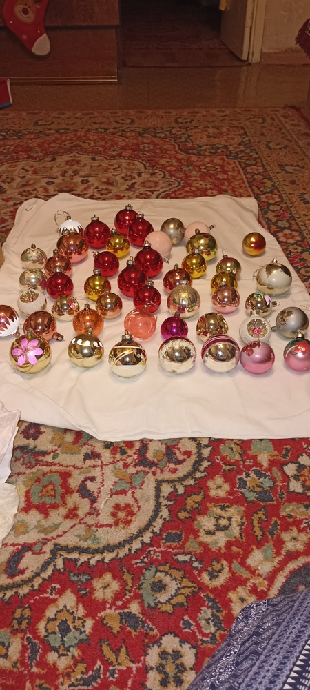 Продаю ёлочные игрушки шары