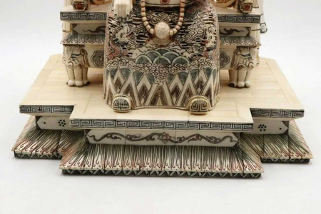 2 большие, парные, Китайские фигуры из кости. Начало 20го века