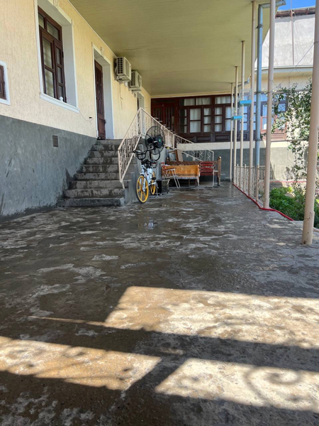 Nazarbek turkistonda uchastka sotiladi