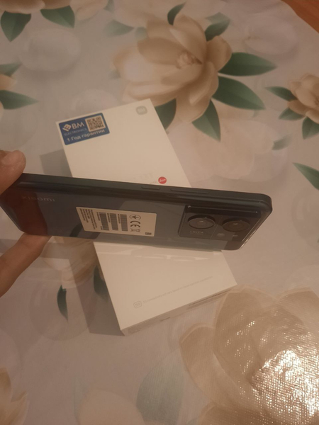 Xiaomi 13T modeli 256 gb oʻyinlarda 120fps pubg 90 yaqinda olingan