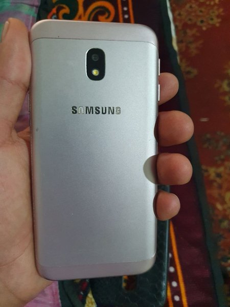 Telefon sotiladi nomi j 3 ishlashlari yaxwi
