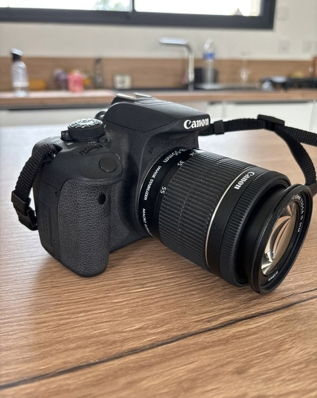 Фотоаппарат Canon 700D