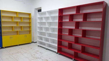 Полка и витрина стеллаж для аптека и магазина,

Срок 3 дня 

Звоните