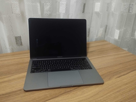 MacBook Pro 2018 16/256