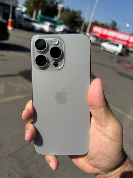 Iphone 15 pro max 256 Gb rangi natural titanum holati edial