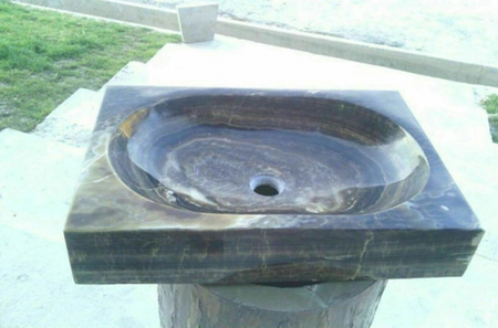 Раковины, ванны, водапады из природного камня.