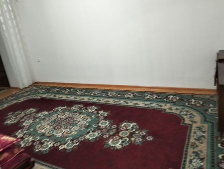 Срочно сдается 2х комнатная квартира на Ахмад Югнакий ттз нижний базар
