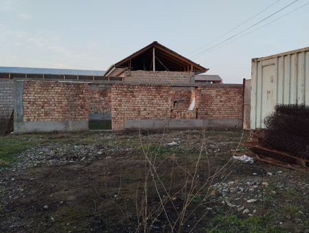 Курилиши хали тугамаган Далаховли сотилади