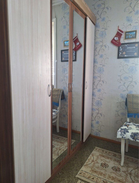 Чиланзар Ц кв « 2 хона 60м2 срочно сотилади 1х7 балкон