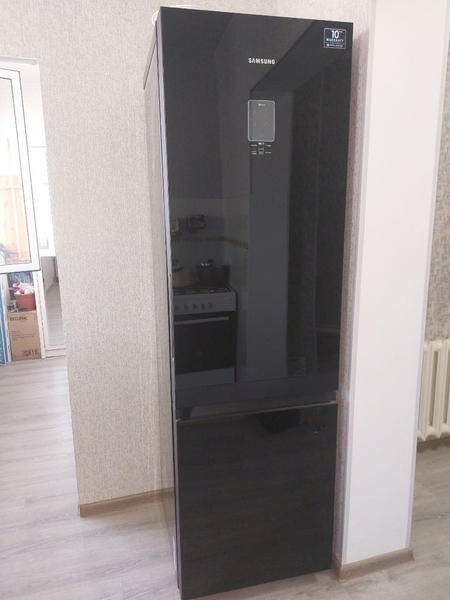 Новомосковская Кирпичн.дом 3х комн.кв 77 серия раздельные комн