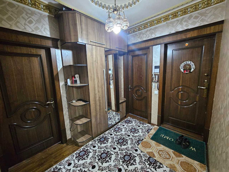4 xonali 100m² 1-qavat uy sotiladi.