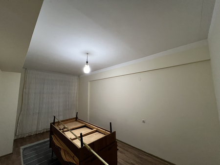 Sagbon kocha 11 maktab novastroyka arenda 1 etaj 3 xona 110kv