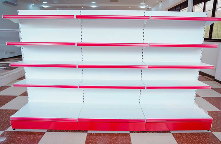 Производитель торгового оборудования продает металлические стеллажи