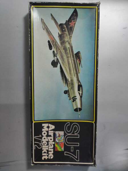 Су-7. Модель самолёта, производства ГДР. Масштаб 1/72