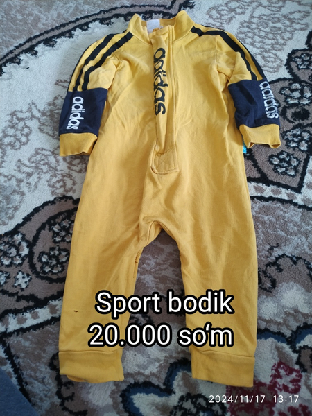 Bolalar kiyimchalari sotiladi.