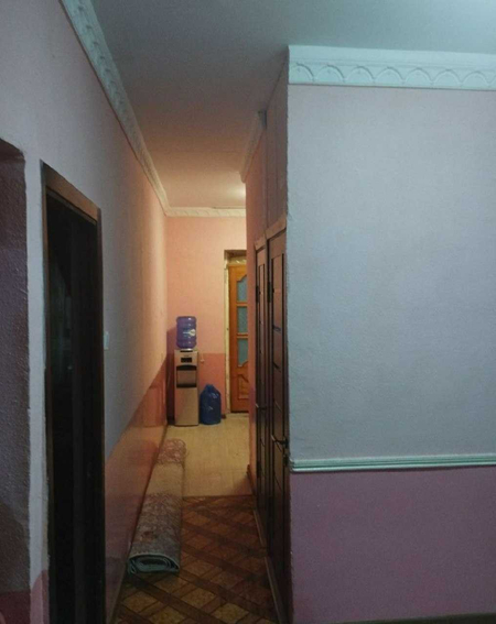 Продается 3-комнатная квартира на 2-м этаже 4-этажного дома на Заре