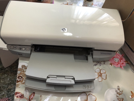 Продается цветной принтер HP .