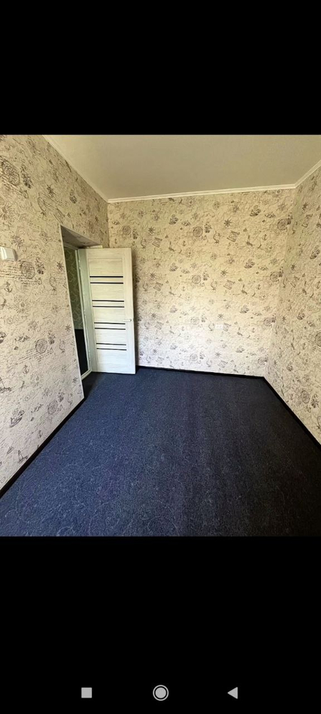 Srochna kvartira sotiladi.