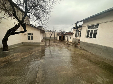 Хасанбойда 5 сотих сотилади