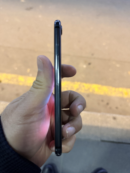Iphone 7 32gb sotiladi. Yahshi holatda