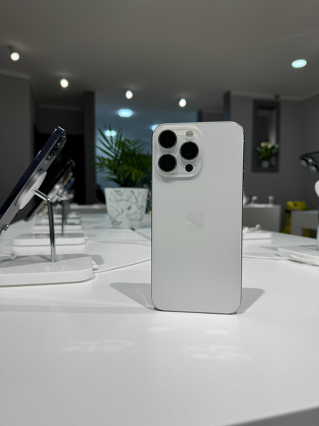 iPhone 15 Pro Max 256 GB White Titanium HALOL NASIYA