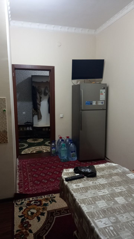 Qarshi shahrida davlat xizmatlari yonidagi domda kv bot 2 xona