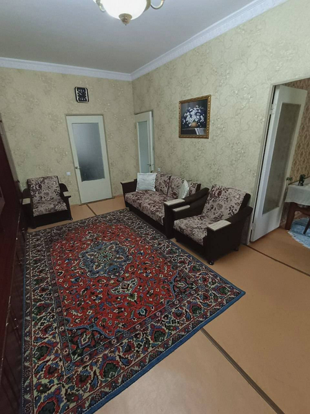 Продаётся квартира Чиланзар 9 квартал 2-3-4